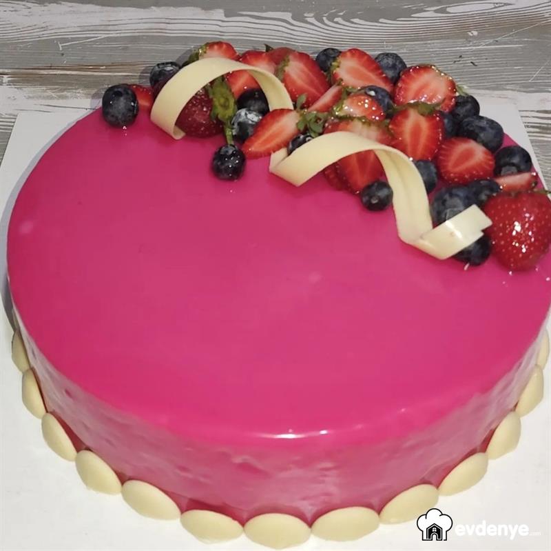 Orman Meyveli Parlak Ayna Soslu Beyaz Çikolatalı Mus Pasta - Mirror ...